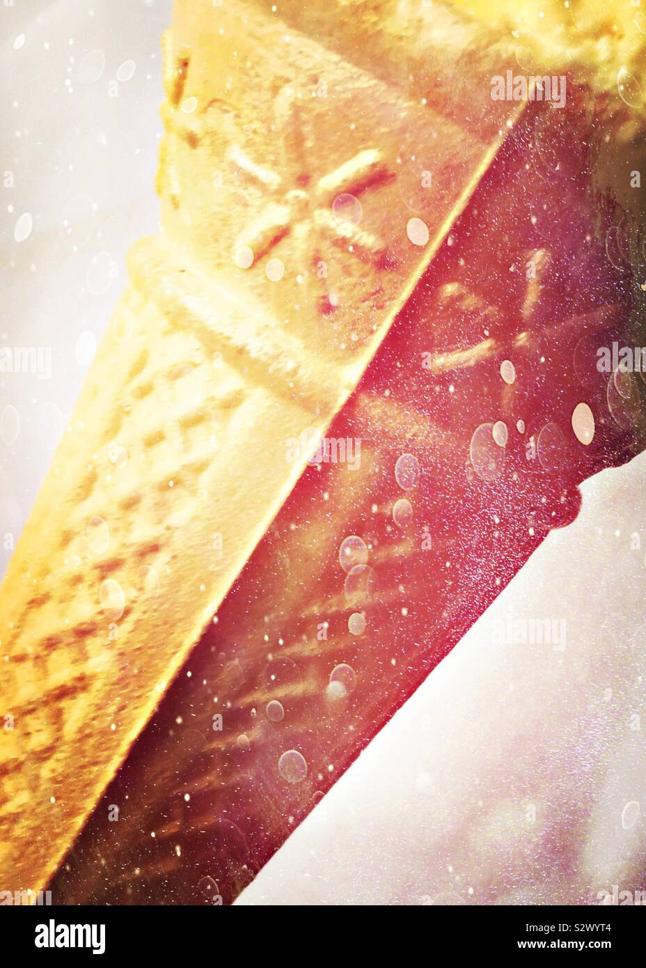 Ice cream cornet summer hi-res stock photography and images - Alamy
