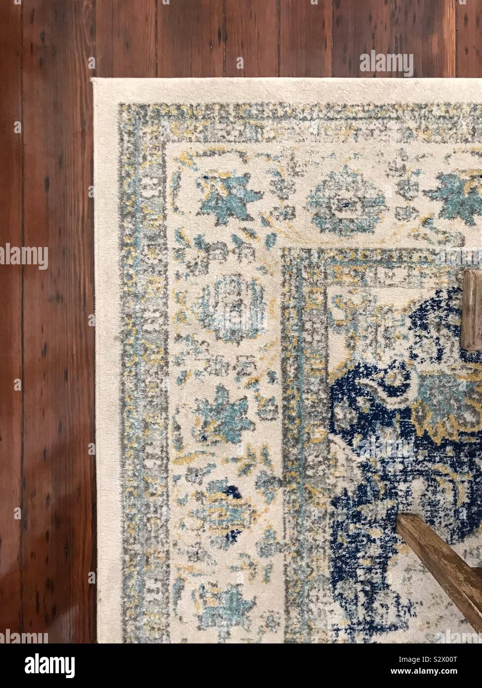 Antique yellow rug hi-res stock photography and images - Alamy