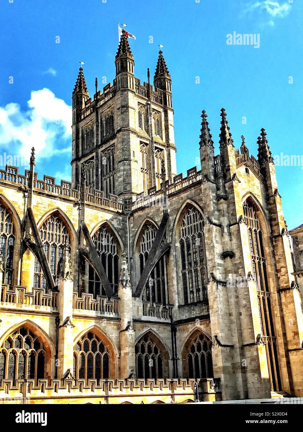 The sunlit Perpendicular, Gothic architecture of Bath Abbey, Somerset ...