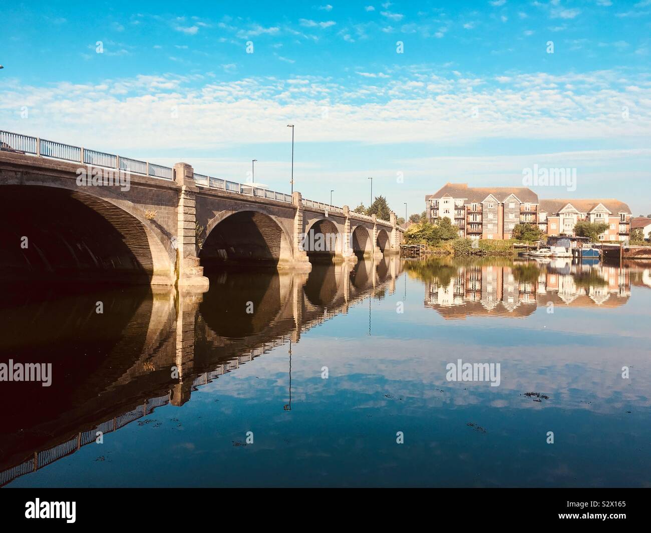 Cobden Bridge and neighbouring homes reflected in River Itchen ...