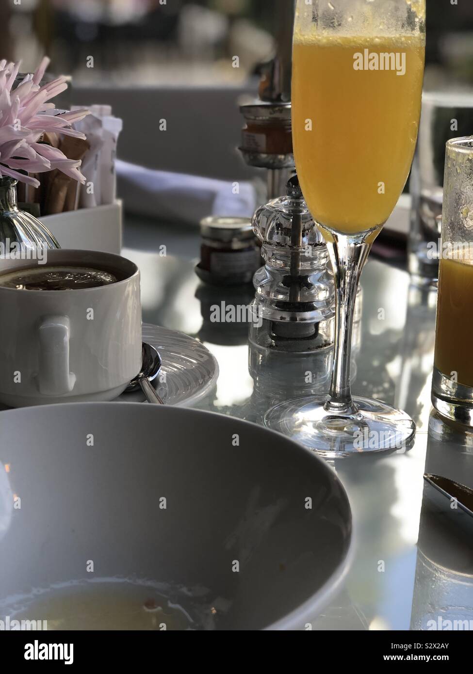 Bucks fizz hi-res stock photography and images - Alamy