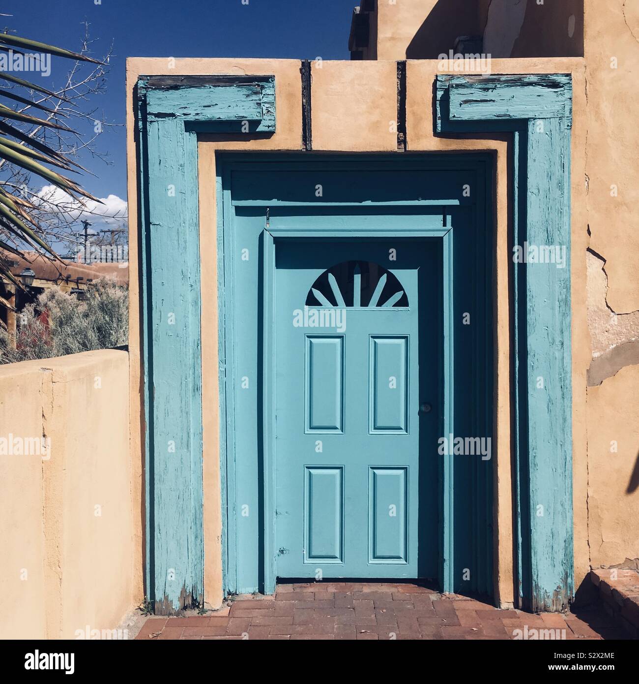 Southwest door hi-res stock photography and images - Alamy