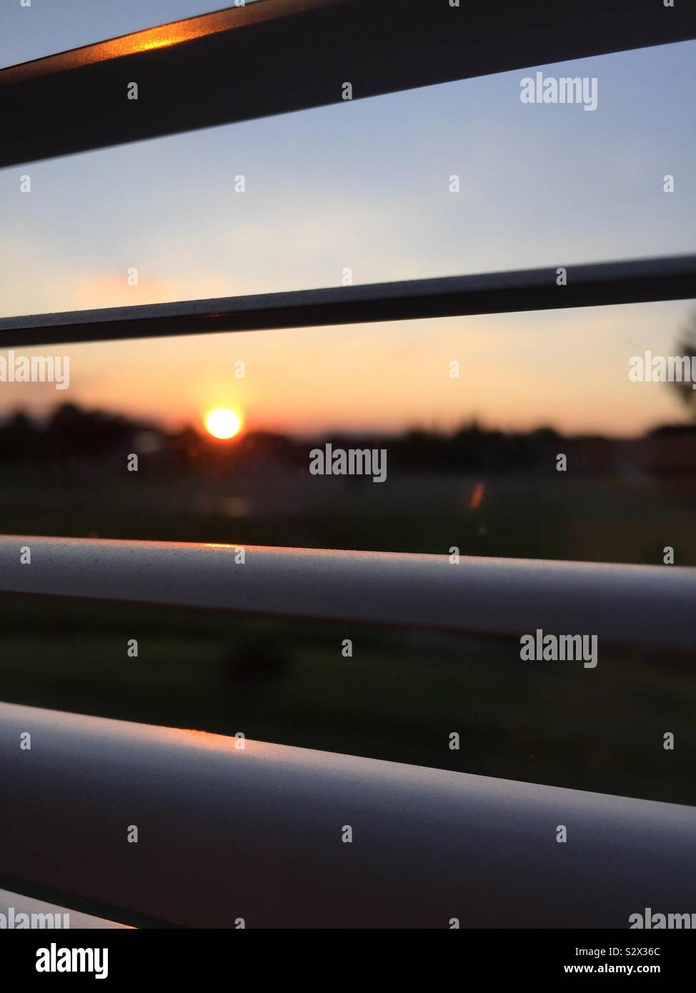 Blurry sunset hi-res stock photography and images - Alamy