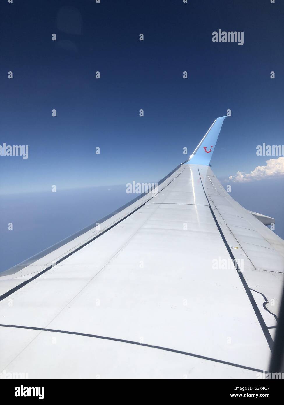 Tui logo hi-res stock photography and images - Alamy