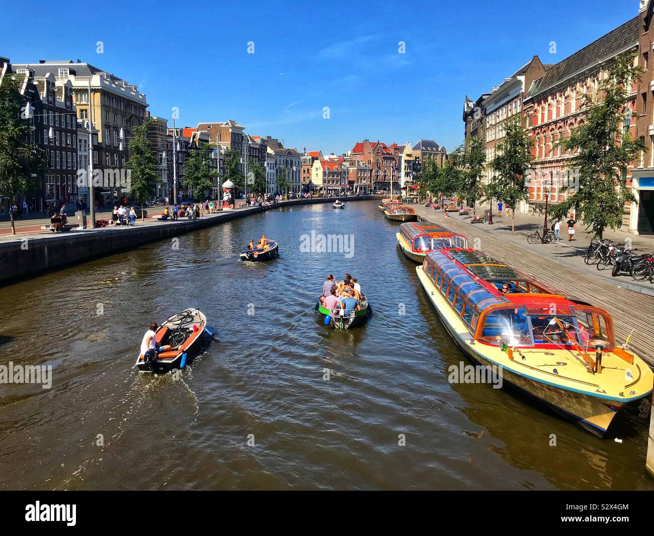 Sightseeing boat trip amsterdam hi-res stock photography and images - Alamy