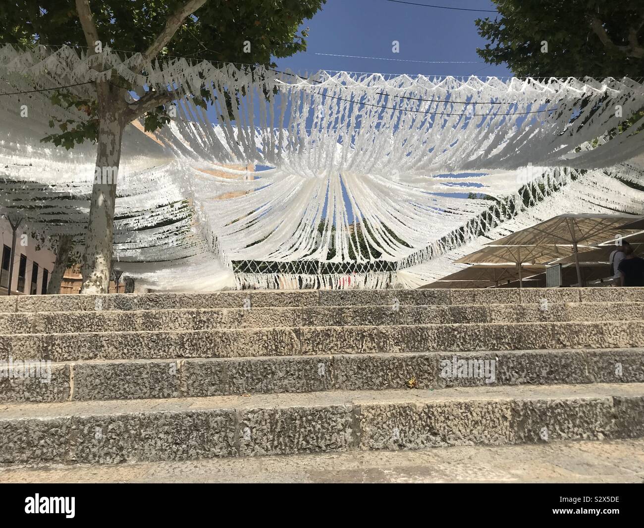 Paper decorations hi-res stock photography and images - Alamy