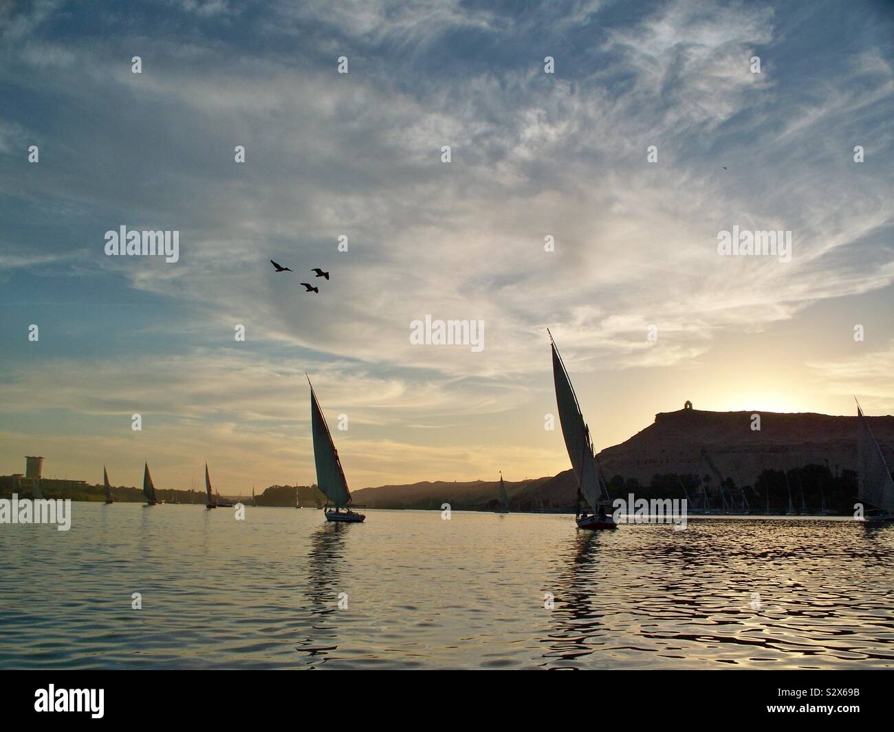 Sunset over nile river hi-res stock photography and images - Alamy