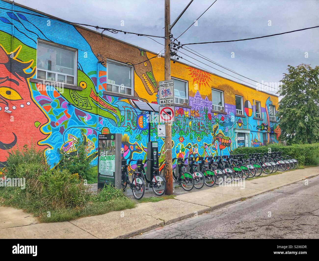 Toronto street art Stock Photo - Alamy