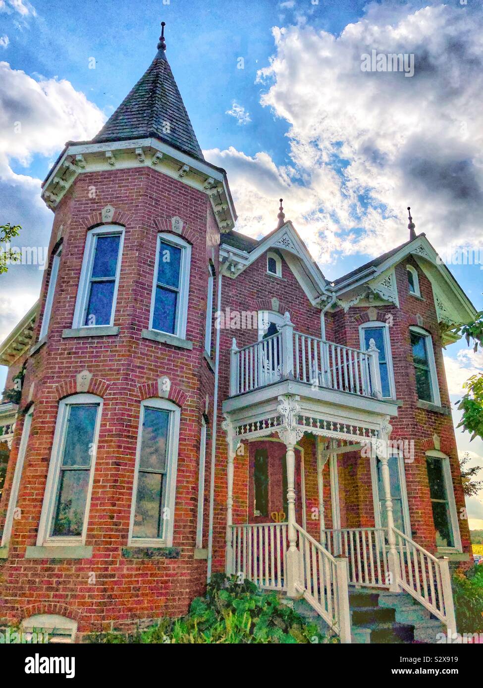 The exterior of an historical colonial building Stock Photo - Alamy