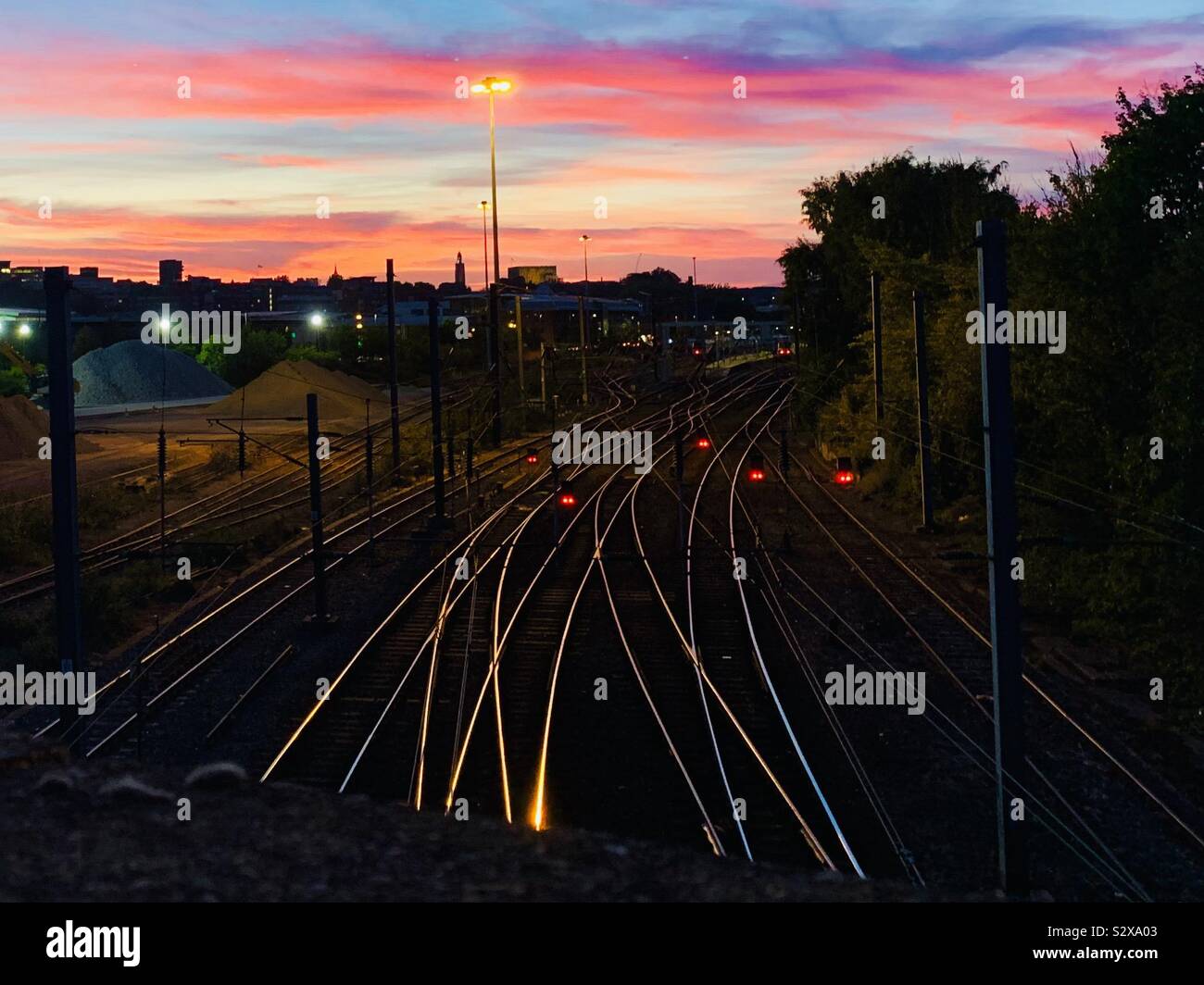Railway lines at sunset hi-res stock photography and images - Alamy