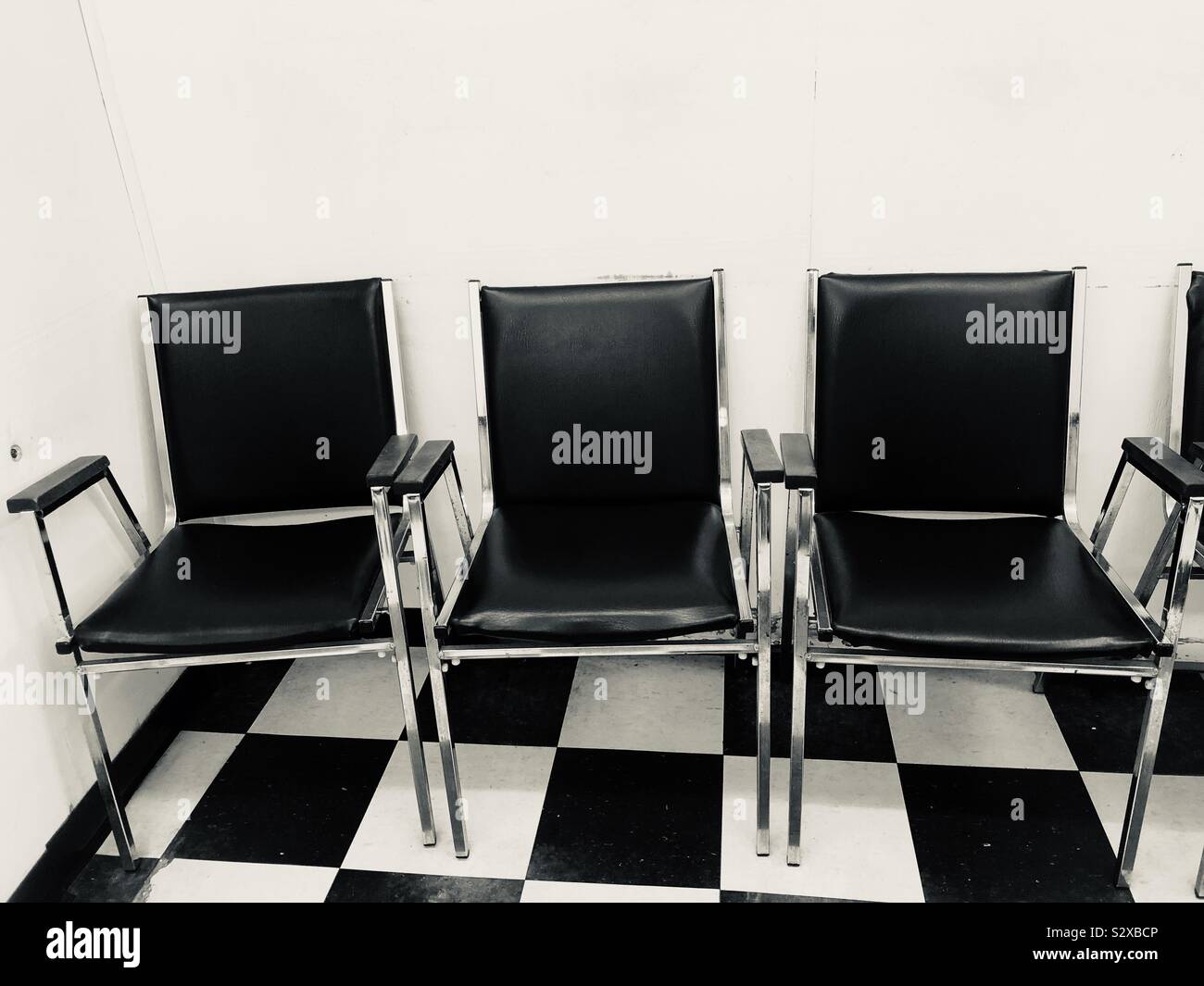 Customer waiting time hi-res stock photography and images - Alamy