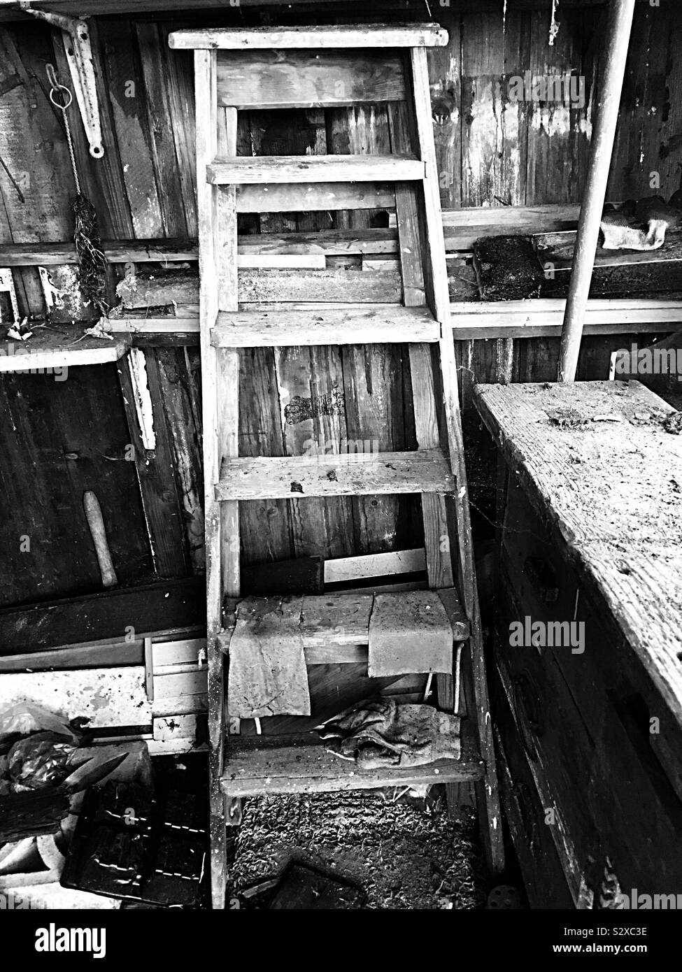 Wooden ladders hi-res stock photography and images - Alamy