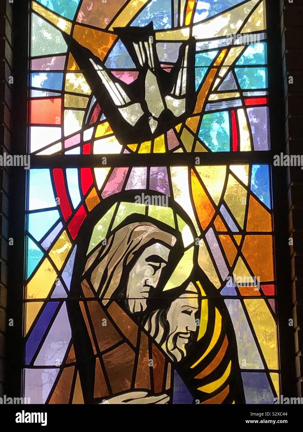 Holy spirit dove stained glass hi-res stock photography and images - Alamy