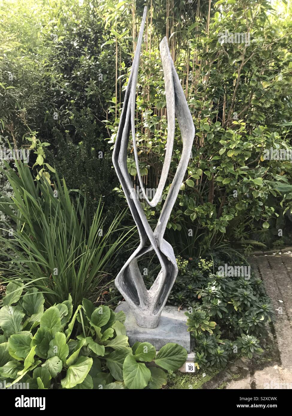 Barbara hepworth garden hi-res stock photography and images - Alamy