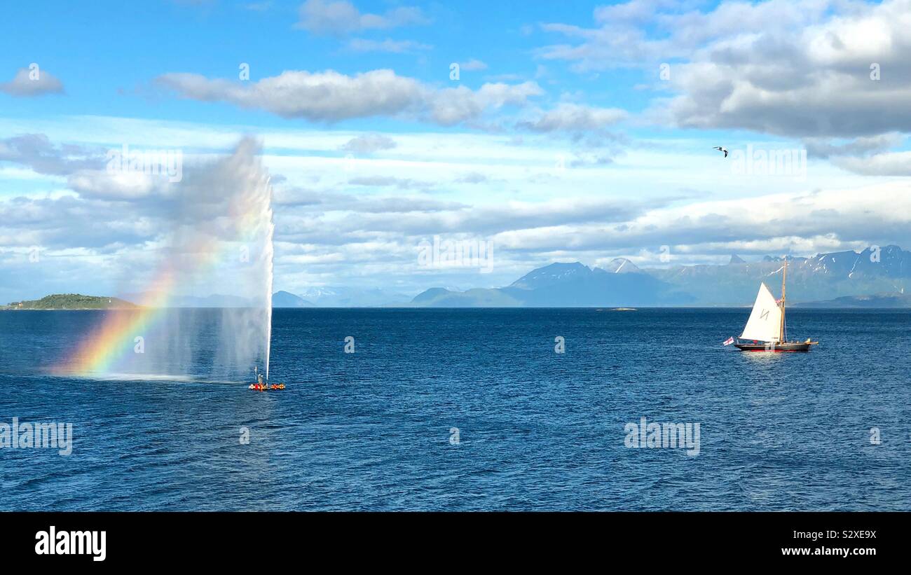 Ocean fountain hi-res stock photography and images - Alamy