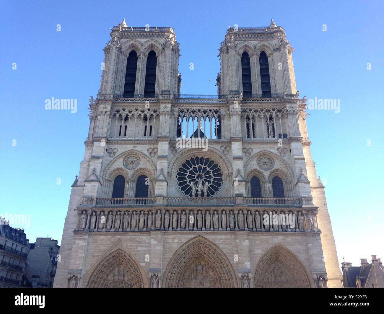 Notre dame de paris west facade hi-res stock photography and images - Alamy