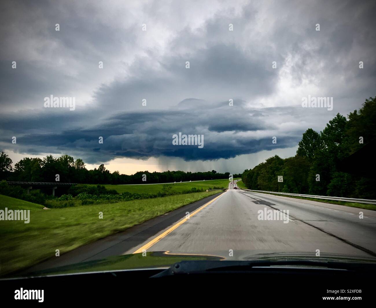 Rainstorm and pavement hi-res stock photography and images - Alamy