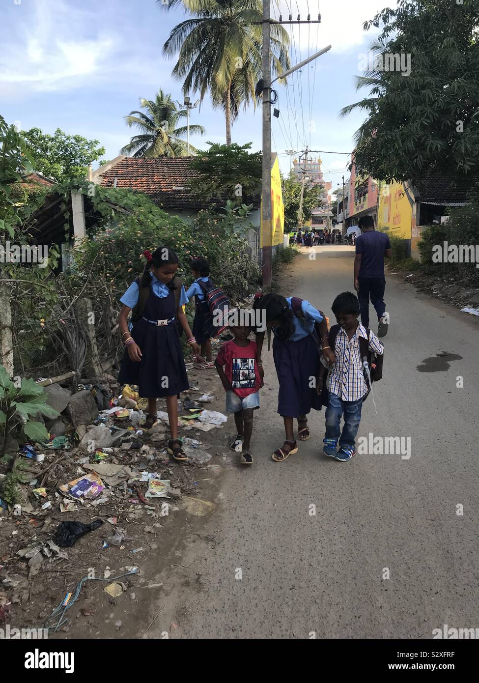 Roadside school hi-res stock photography and images - Alamy