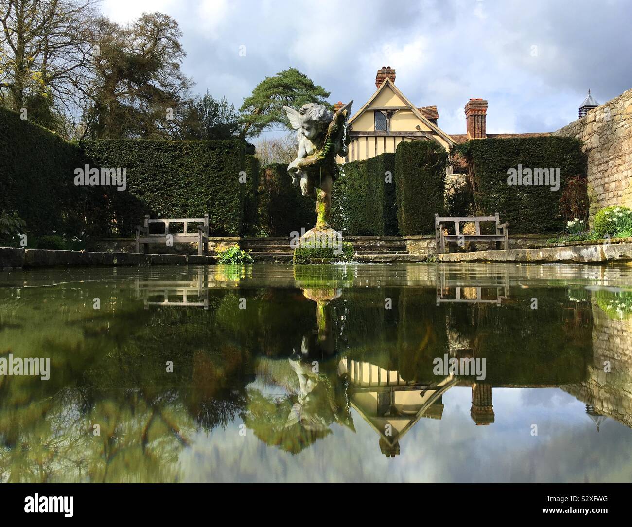 Ightham mote kent hi-res stock photography and images - Alamy