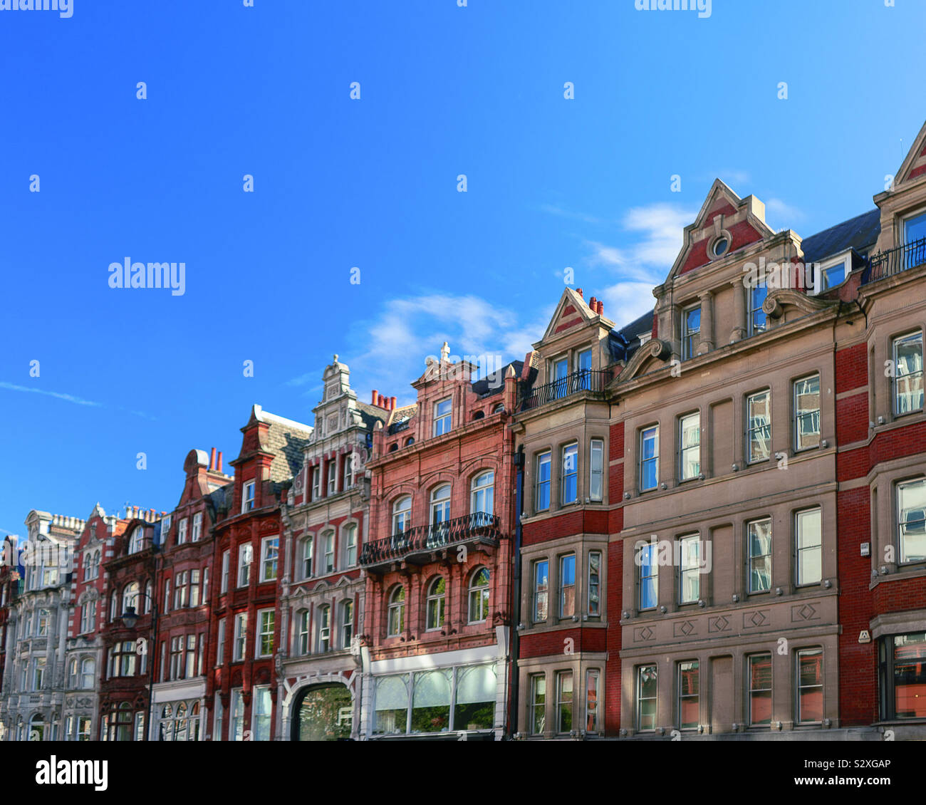 London row houses hi-res stock photography and images - Alamy