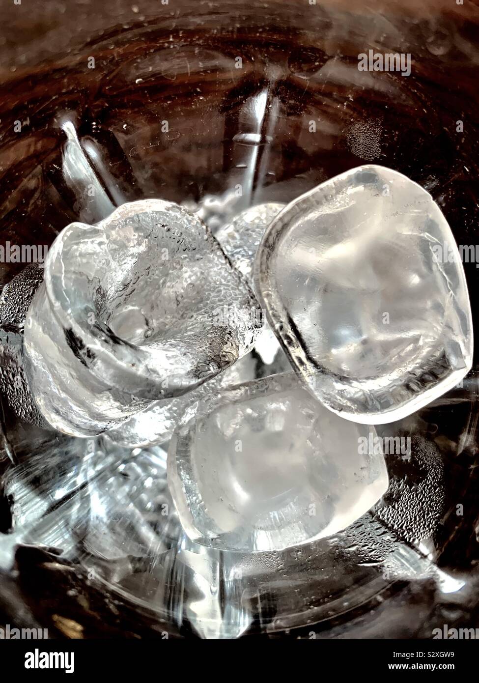 Ice in a cup Stock Photo - Alamy