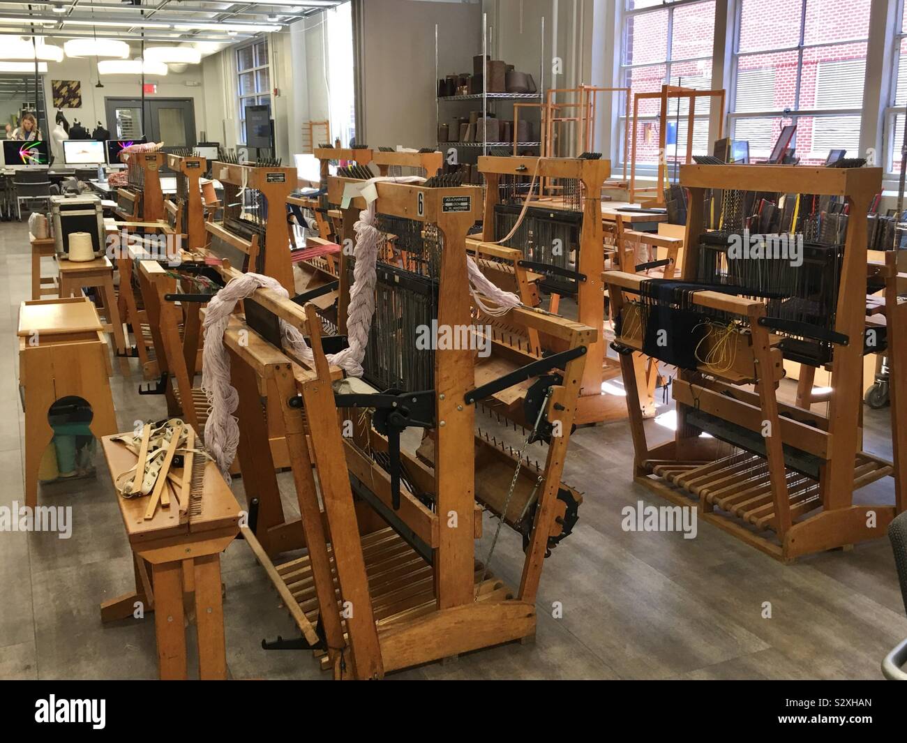 Machine looms hi-res stock photography and images - Alamy
