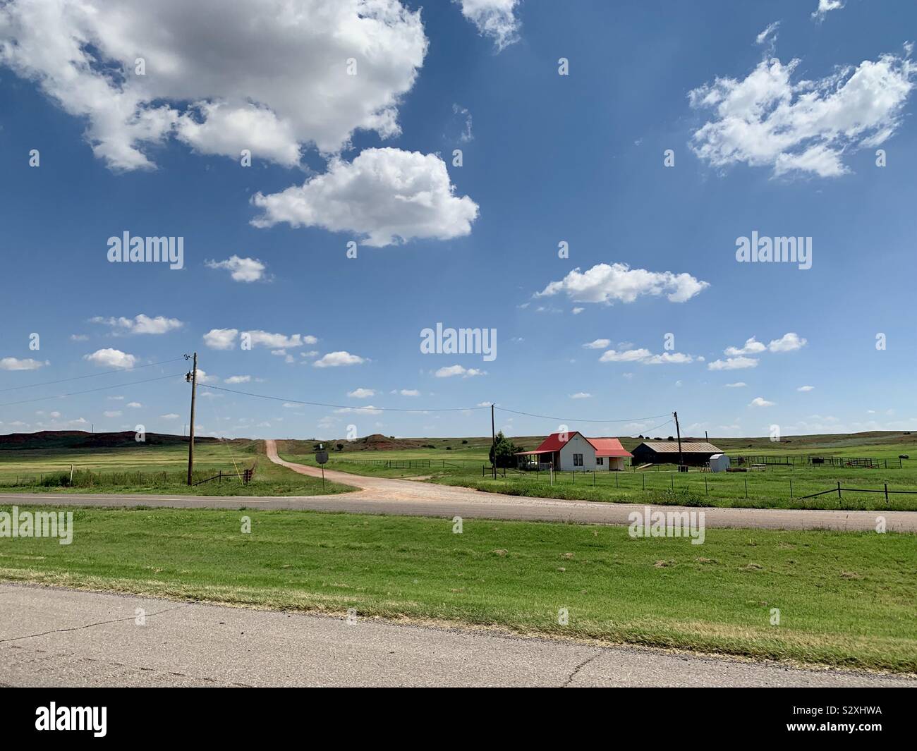 Middle of nowhere hi-res stock photography and images - Alamy