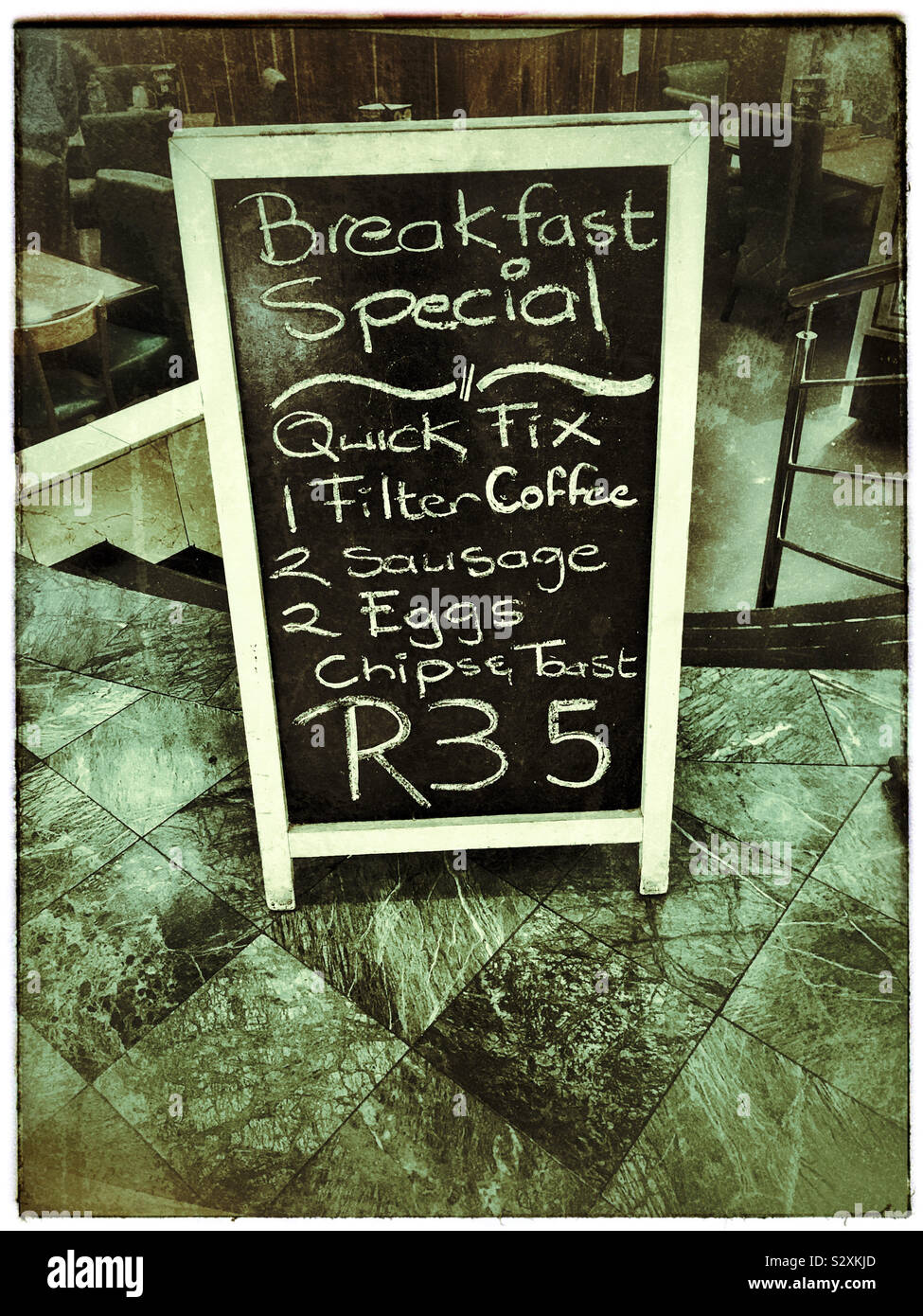 Breakfast special sign on blackboard Stock Photo - Alamy