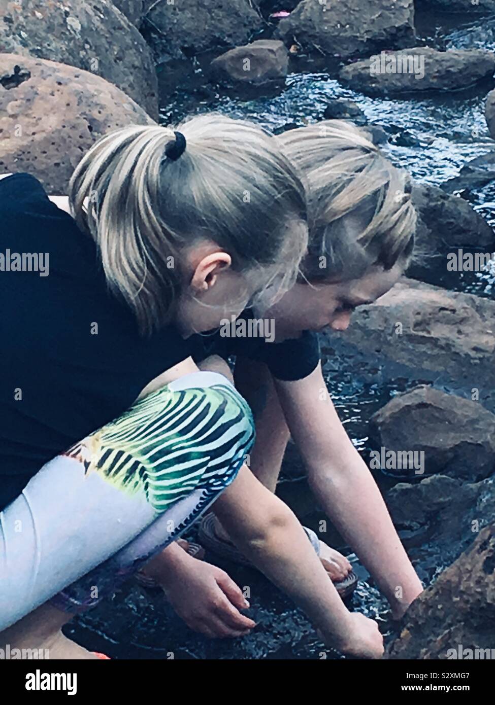 Girls exploring hi-res stock photography and images - Alamy