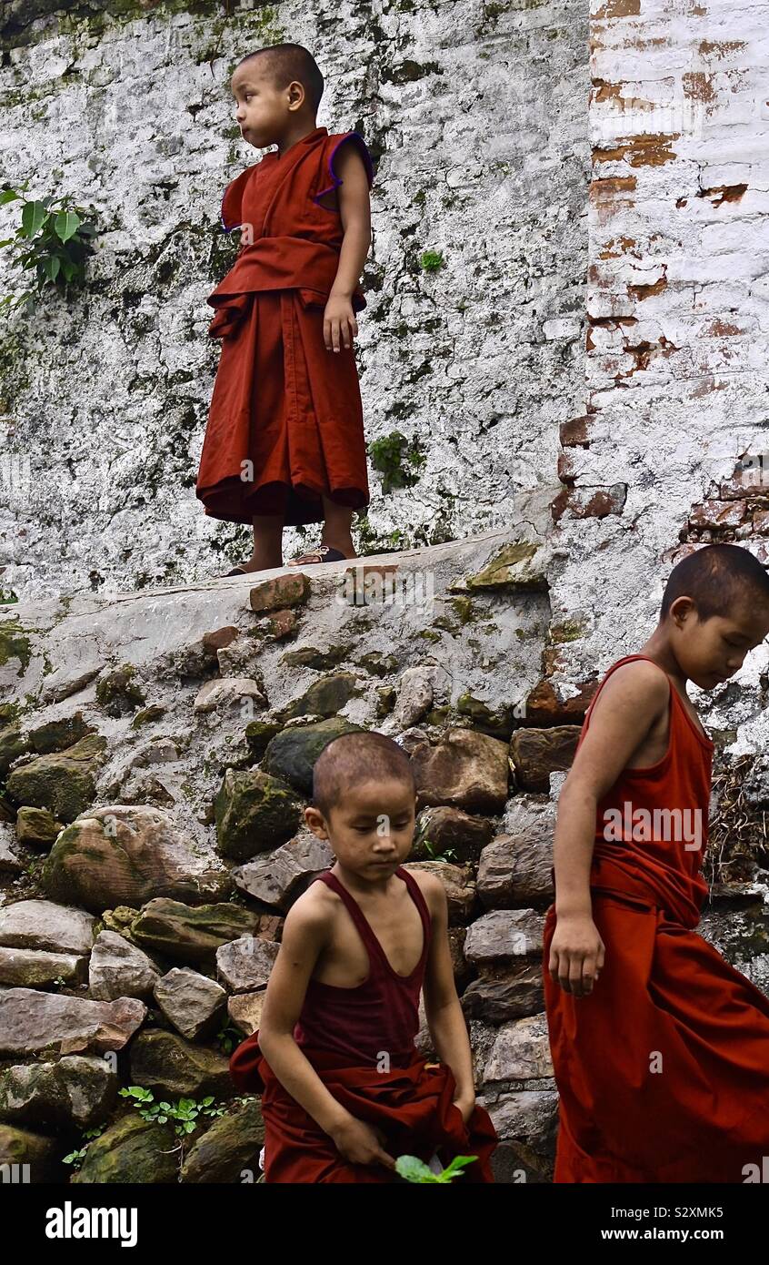 Children playing at temple hi-res stock photography and images - Alamy