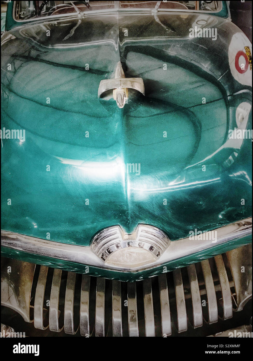 Vintage Mercury bonnet at the Wijnland Auto Museum , Joostenberg Vlakte ...