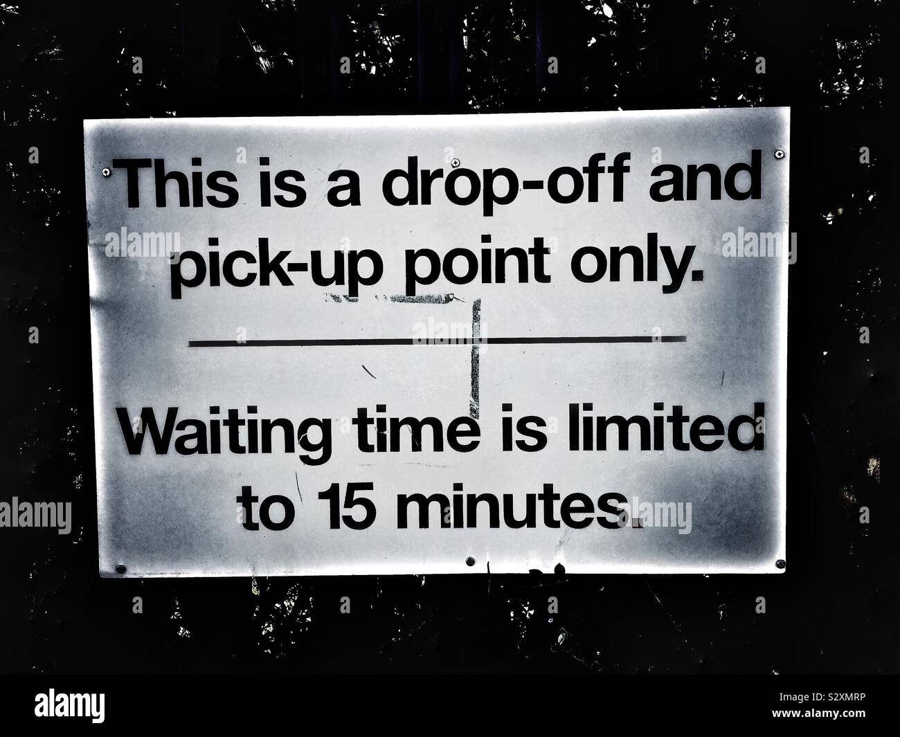 Drop-off pick-up school warning sign Stock Photo - Alamy