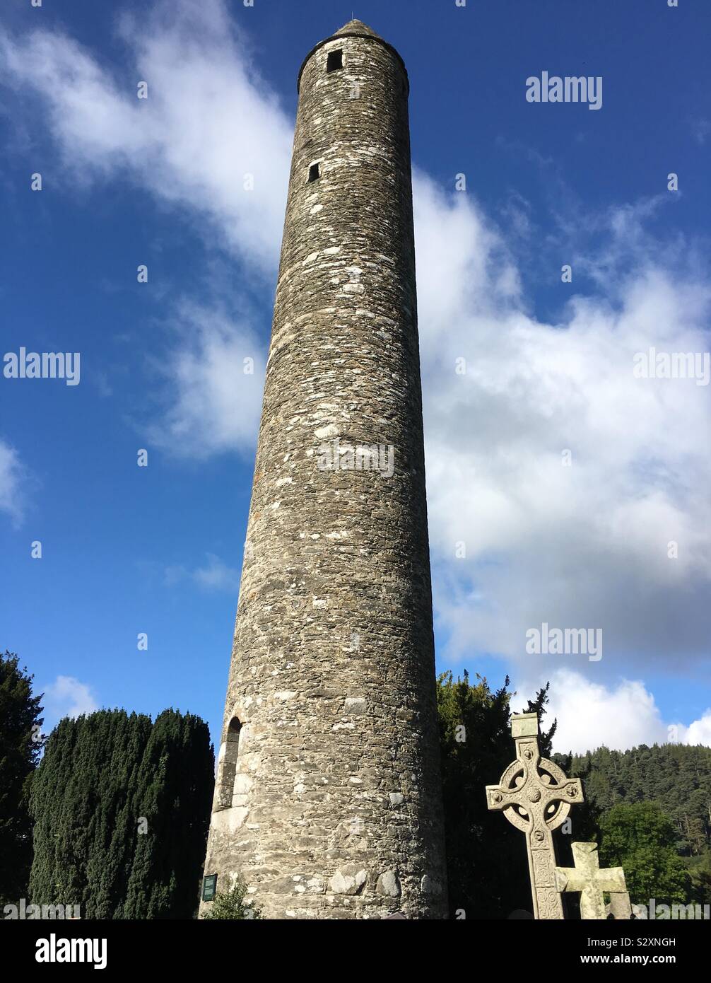 Tall stone tower hi-res stock photography and images - Alamy