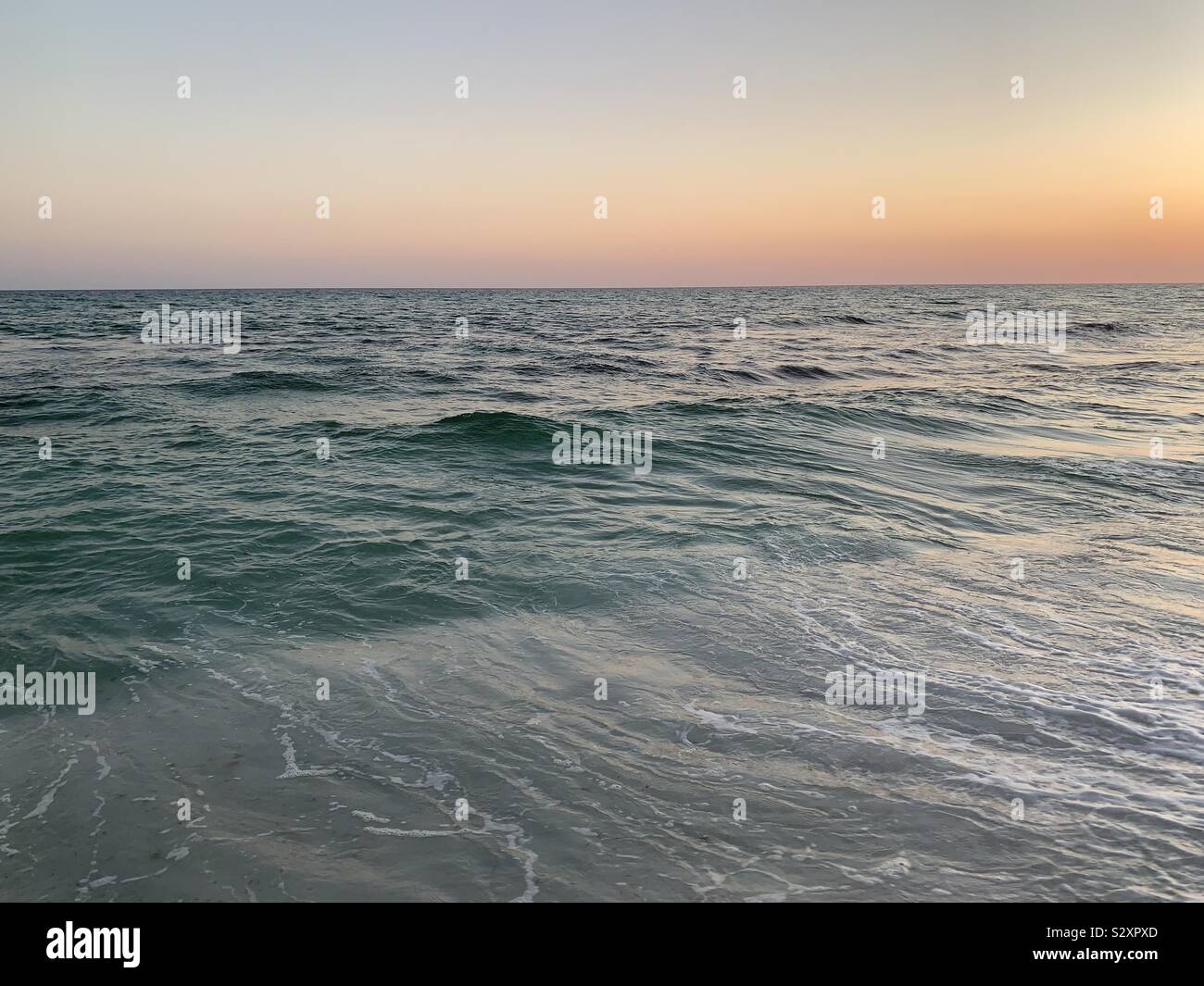 Turquoise skies hi-res stock photography and images - Alamy