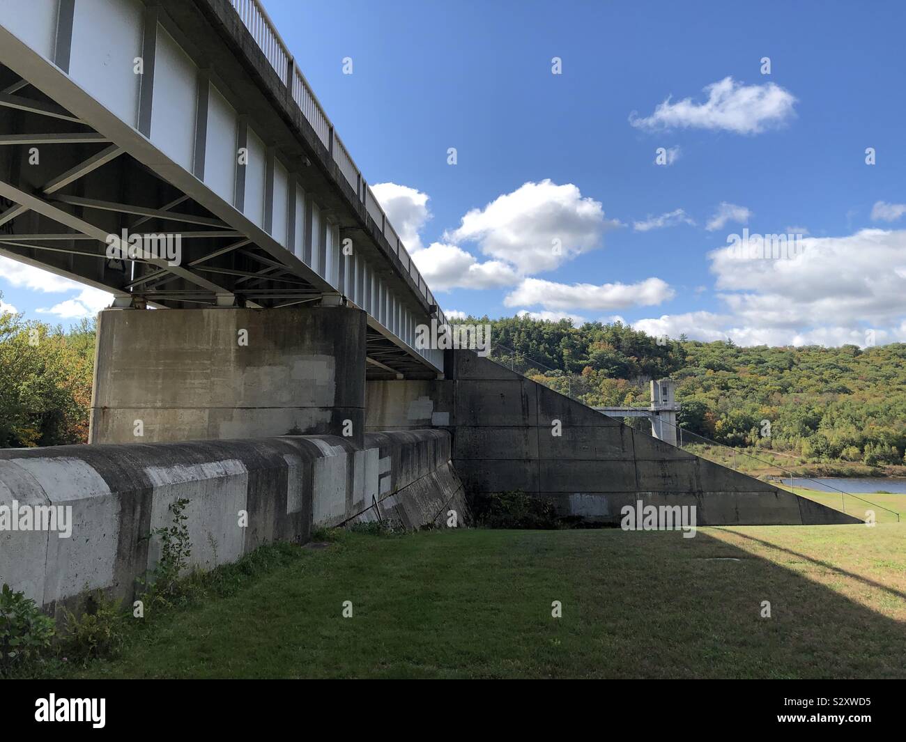 Under the bridge walkway leading to the dam Stock Photo - Alamy