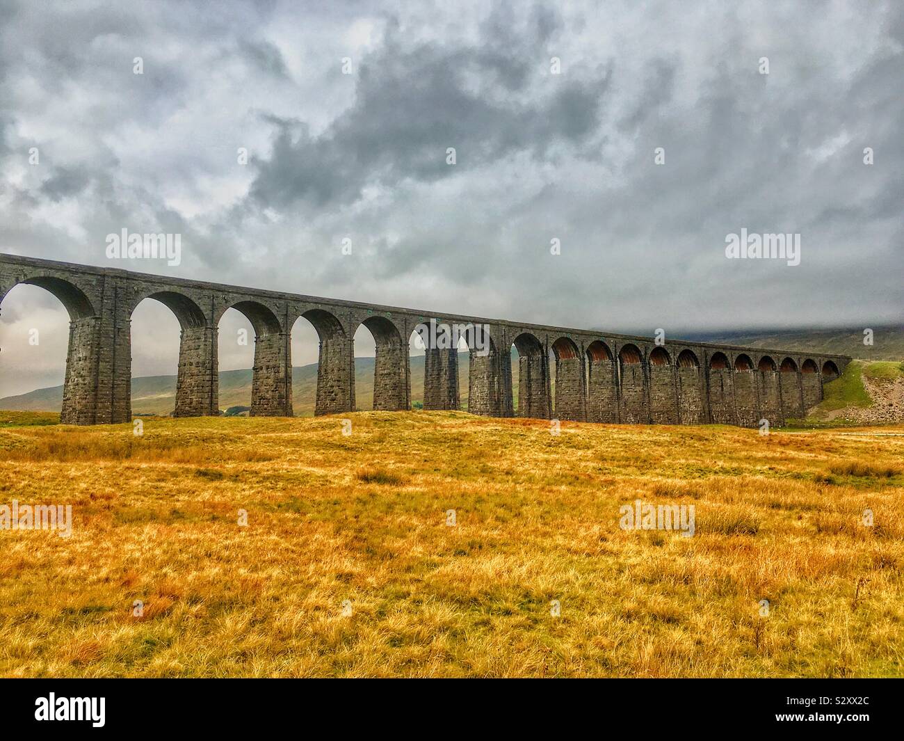 Viaducts hi-res stock photography and images - Alamy