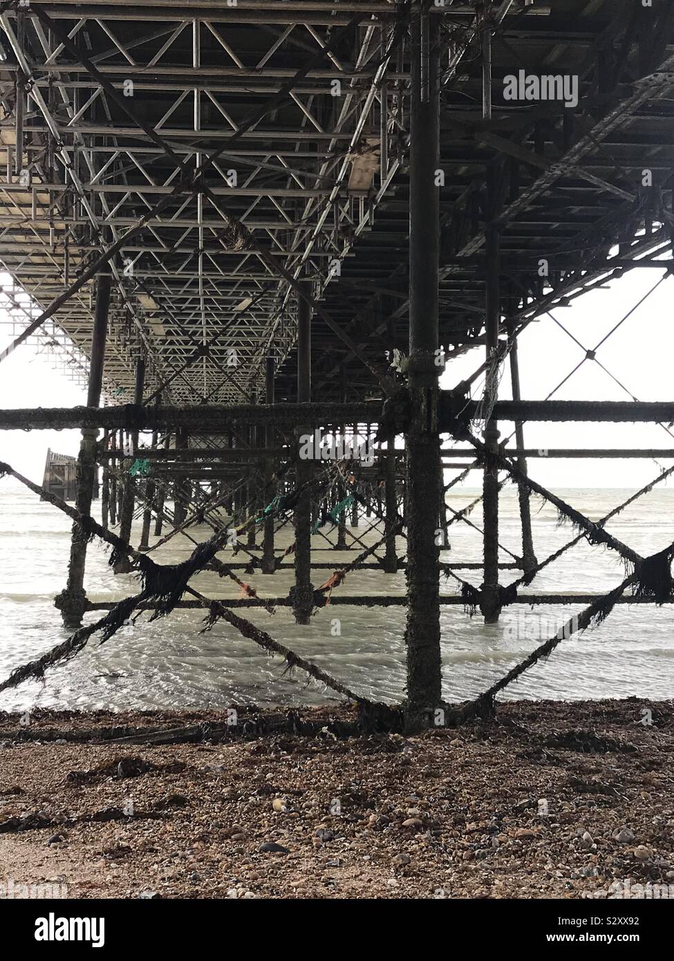 Seaweed pier hi-res stock photography and images - Alamy