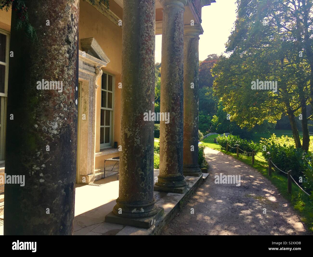 Stourhead temple hi-res stock photography and images - Alamy