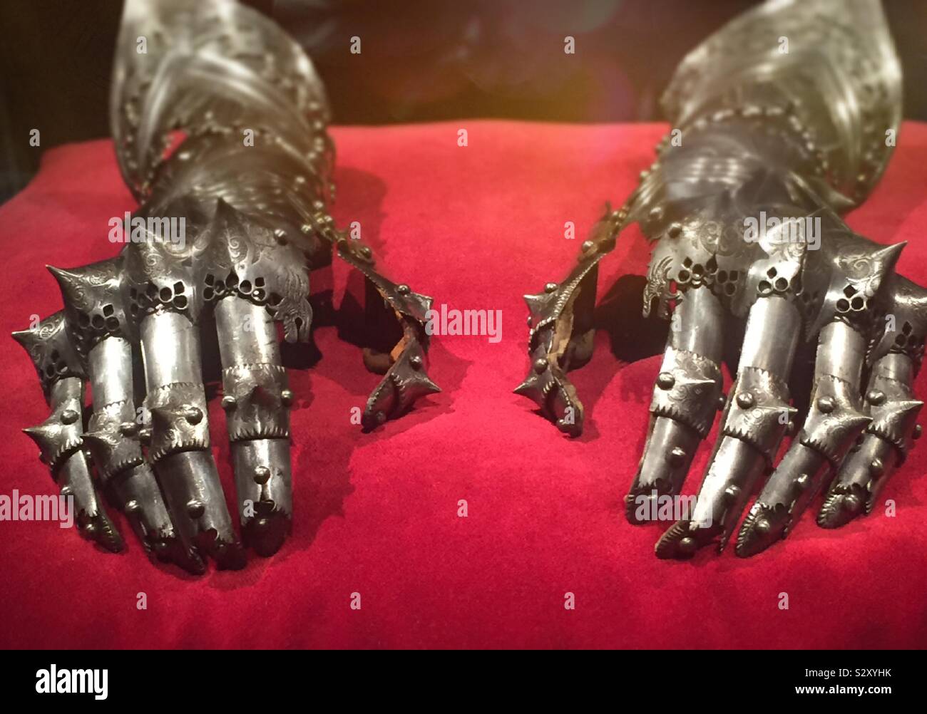 Handcrafted gauntlets of Maximilian l, on display at the Metropolitan ...