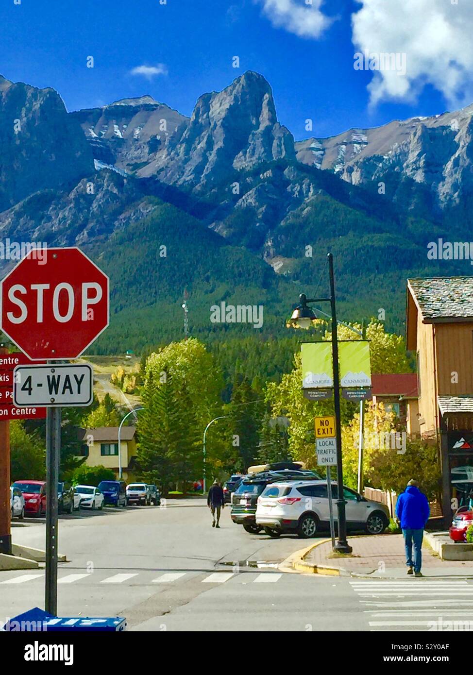 4 way stop sign alberta hi-res stock photography and images - Alamy