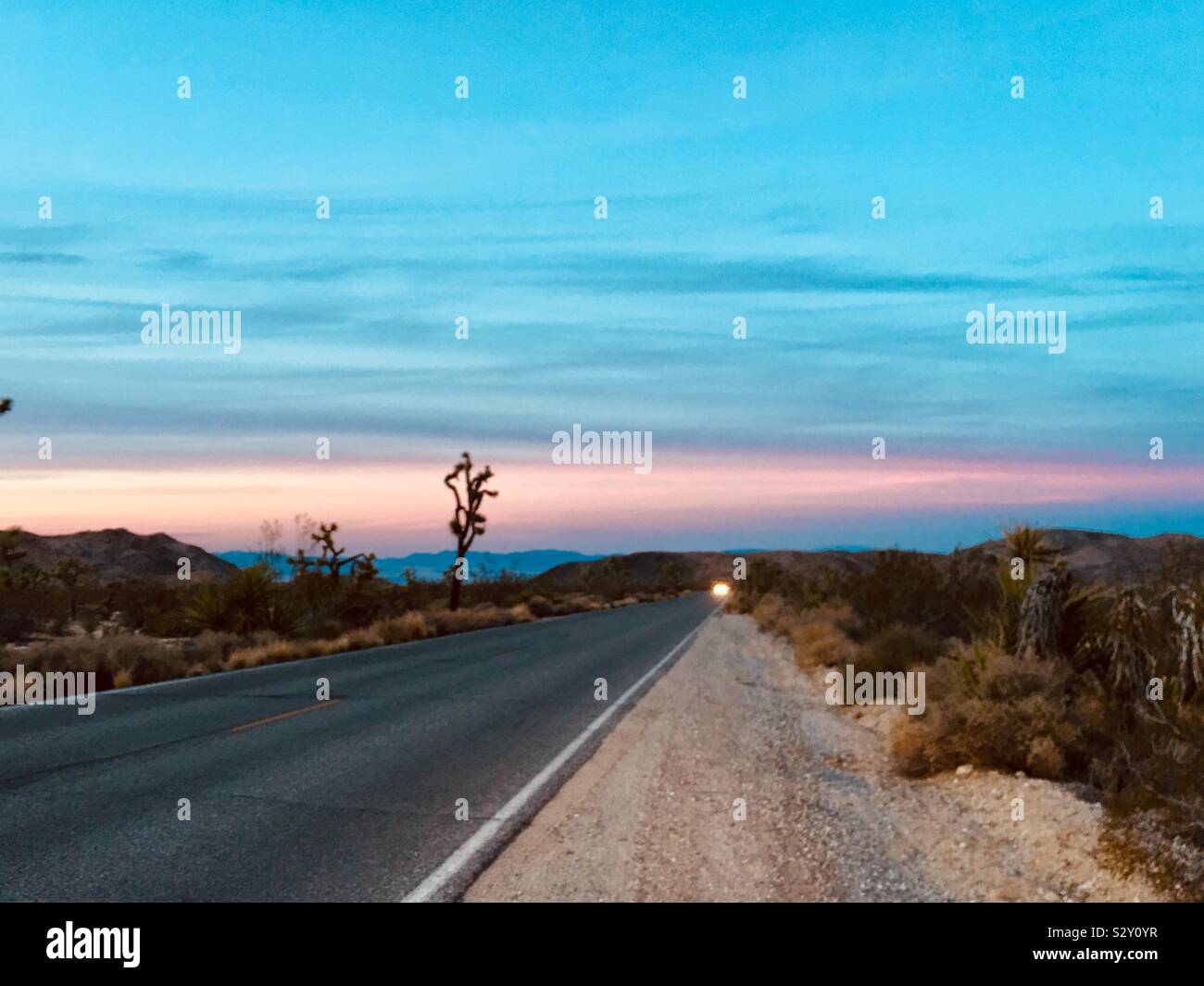 Road to joshua tree hi-res stock photography and images - Alamy