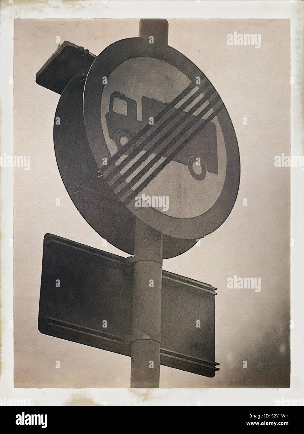 Heavy weight vehicles hi-res stock photography and images - Alamy