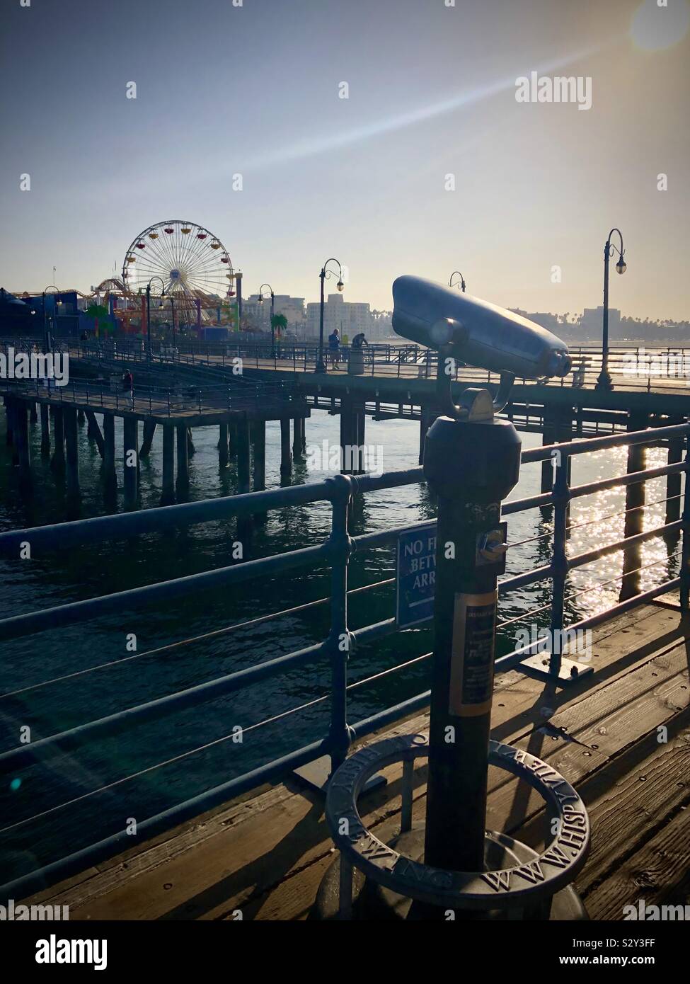 Rides santa monica pier hi-res stock photography and images - Alamy
