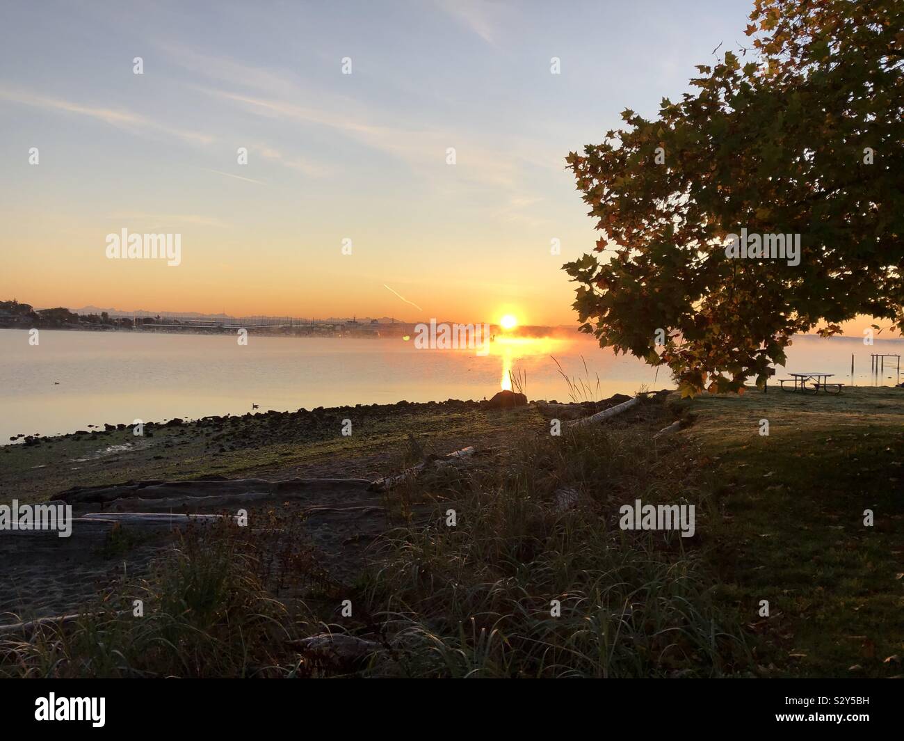 Kingston, WA Fall sunrise over Puget Sound Stock Photo - Alamy