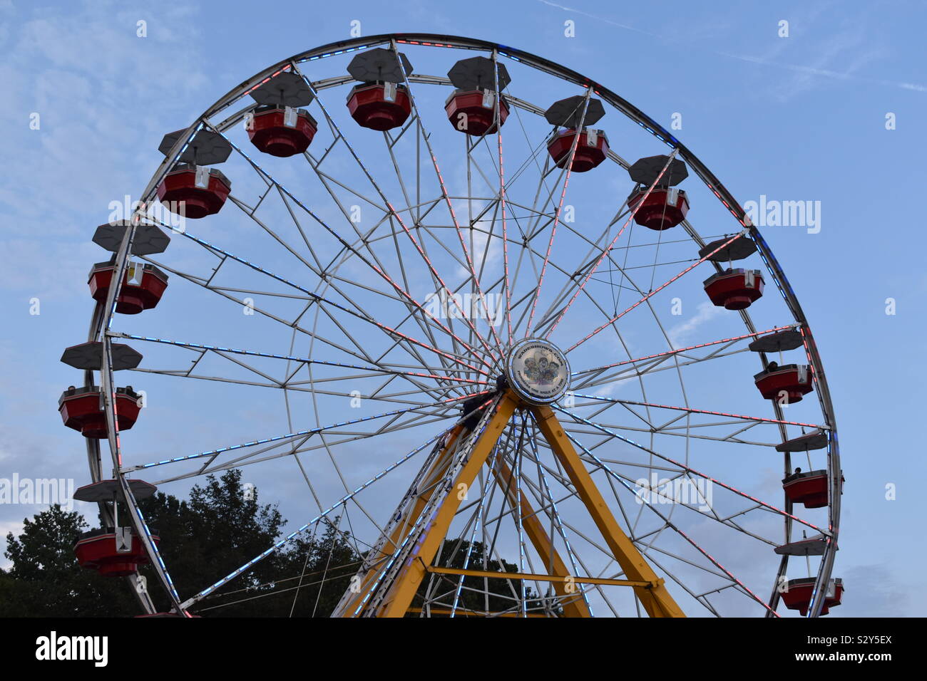 County fair ferris wheel hi-res stock photography and images - Alamy
