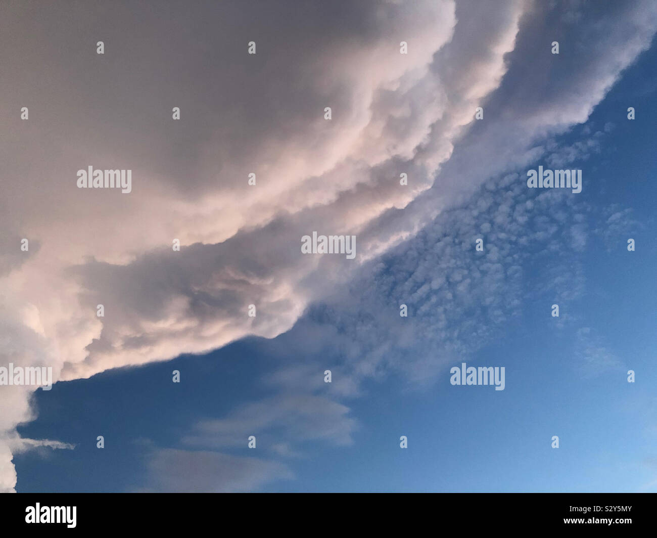 Edge of clouds in thunderstorm Stock Photo - Alamy