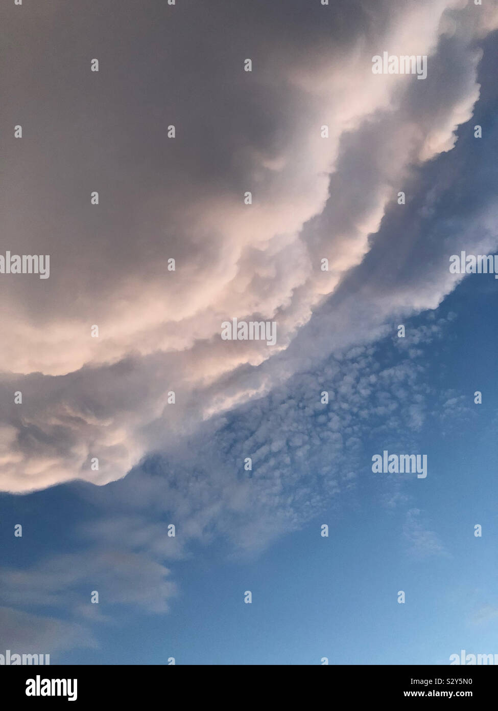 Edge of clouds in thunderstorm Stock Photo - Alamy