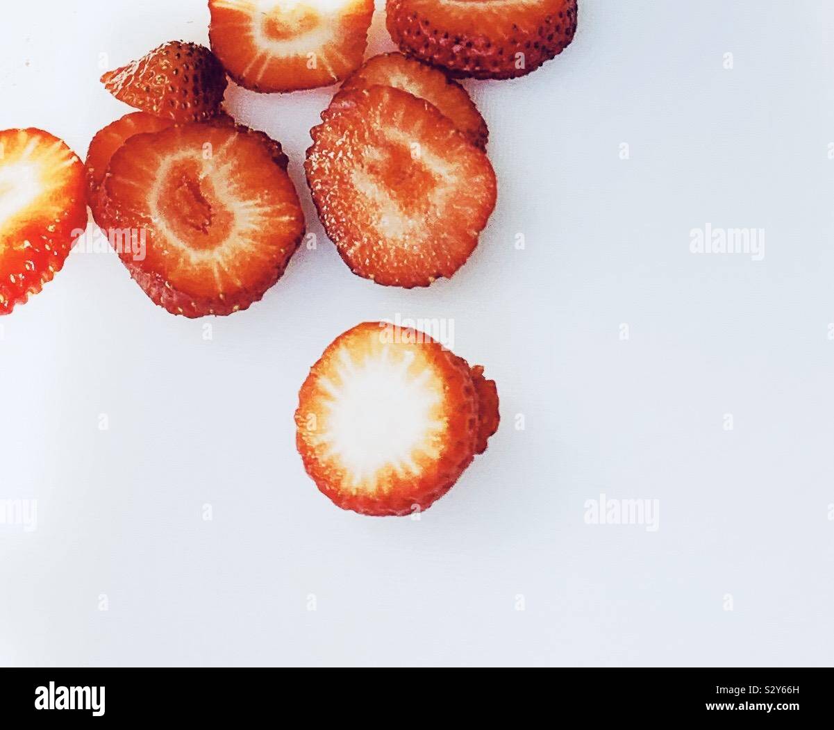 Cut up strawberries hi-res stock photography and images - Alamy