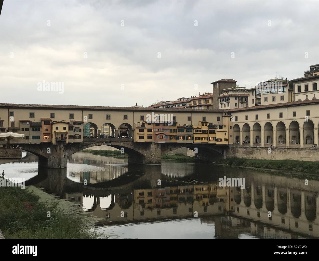 Il Ponte Vecchio di Firenze - The Old Bridge in Florence Stock Photo ...