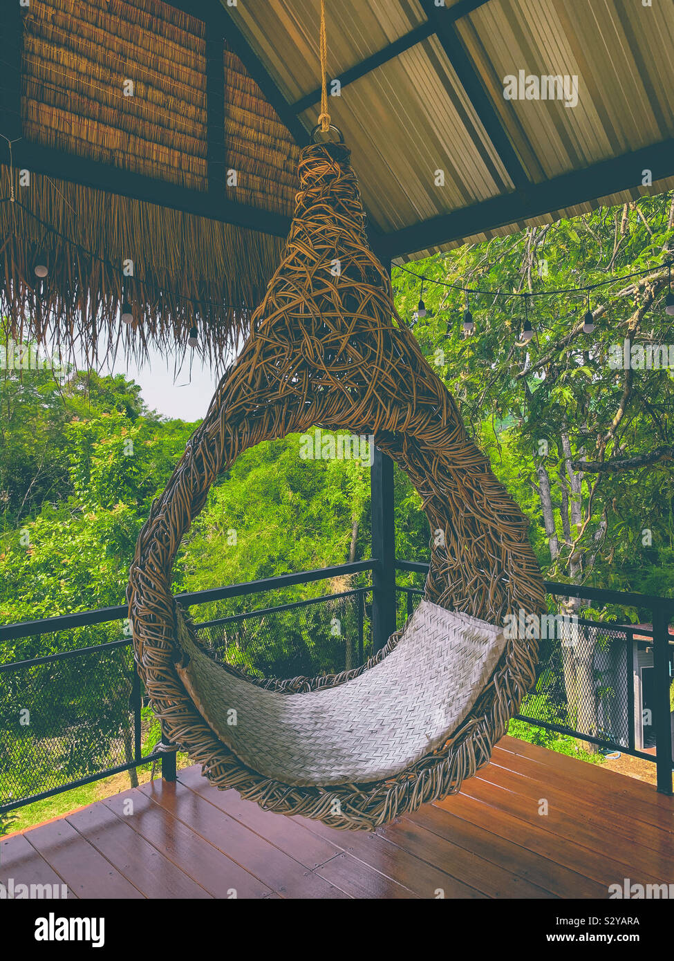 House sing hi-res stock photography and images - Alamy